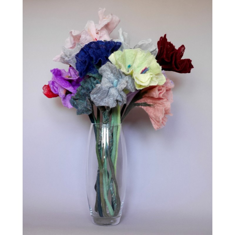 Fleur en laine feutrée à la main, tige articulable